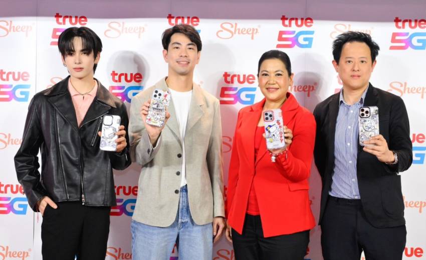 “แซนต้า” โดน Snoopy ตกด้วยความน่ารัก ในงาน Sheep and True Collaboration